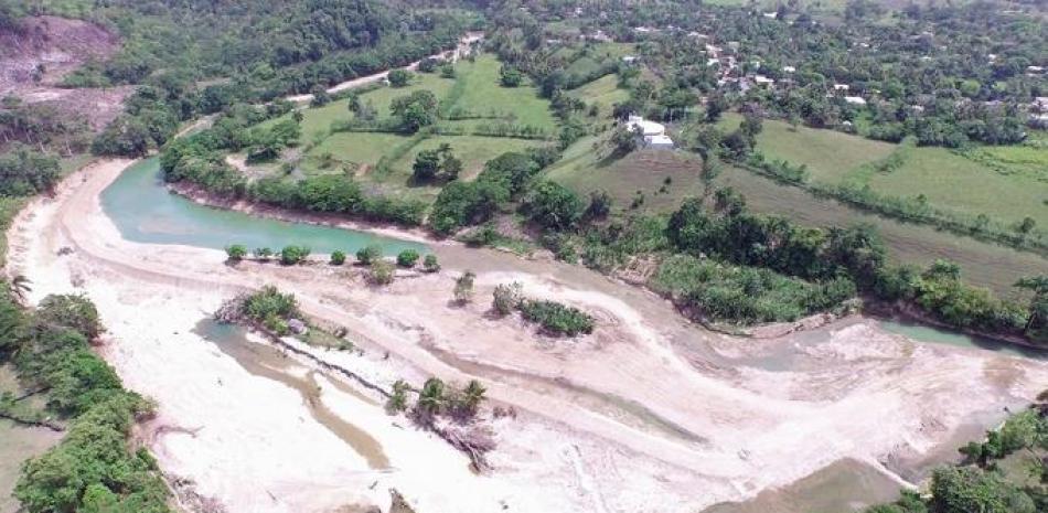 El río Veragua es afluente del río Yásica. En esta foto tomada el ...