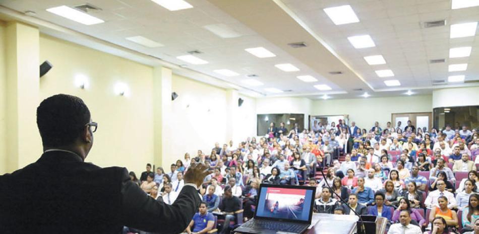 Ponencia. Estuvo a cargo del comunicador Libio Encarnación.