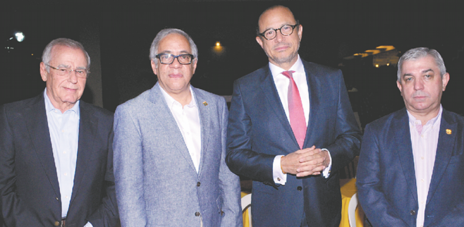 Manuel González, Jochy Sánchez, José Rodríguez y Carlos Méndez.