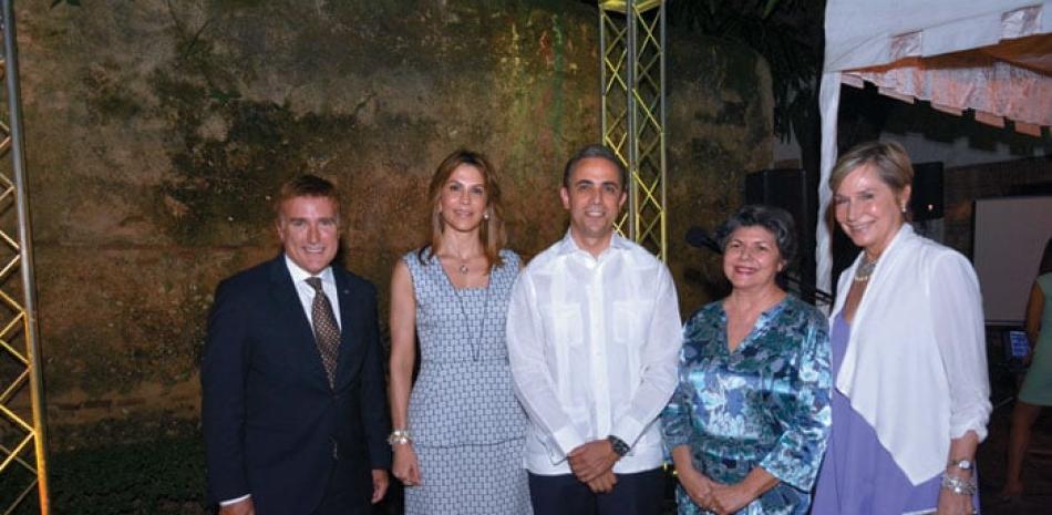 James Brewster, Monserrat de Espaillat, Antonio Espaillat, Ileana Ornes ...