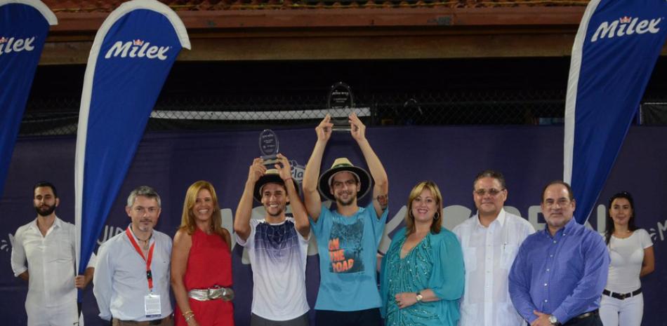 Los señores Stephane Cretois, Laura Hernández, Nicolás Kicker, sub ...