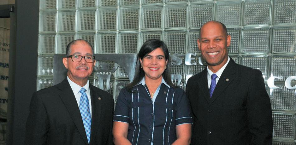 José Alcántara Almánzar, Cynthia Patricia Goico y Elvis Soto.