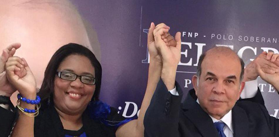 Elecciones. Pelegrín Castillo junto a su candidata presidencial Daisy Elizabeth Sepúlveda ...