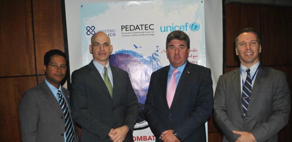 Desde la izquierda. John Henry Reynoso, titular de Pedatec; William ...