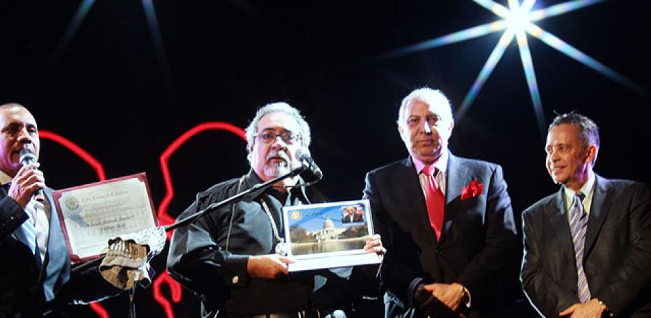 Artista. Anthony Ríos recibió uno de los pocos reconocimientos de su ...