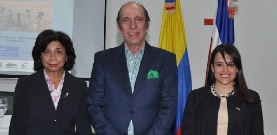 Rhina Ibert, Billy Hasbun y Natalia Gómez.