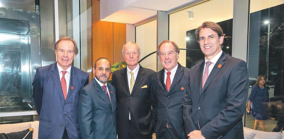 "Laboratorios Rowe festeja aniversario"| Listín Diario