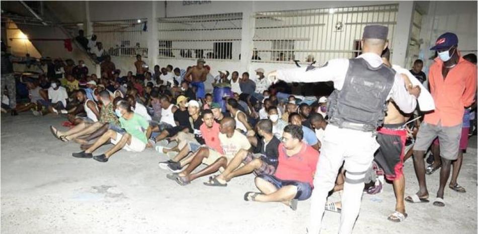 Intervienen cárcel del 15 de Azua; el grupo “Comité de disciplina” la ...