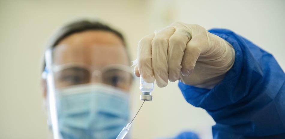 "Uruguay: Población inmunizada con Sinovac podrá aplicarse una tercera ...