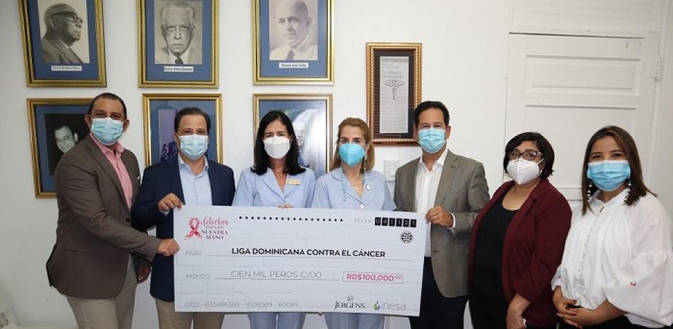 "INESA realiza donativo a la Liga Dominicana Contra el Cáncer"| Listín ...