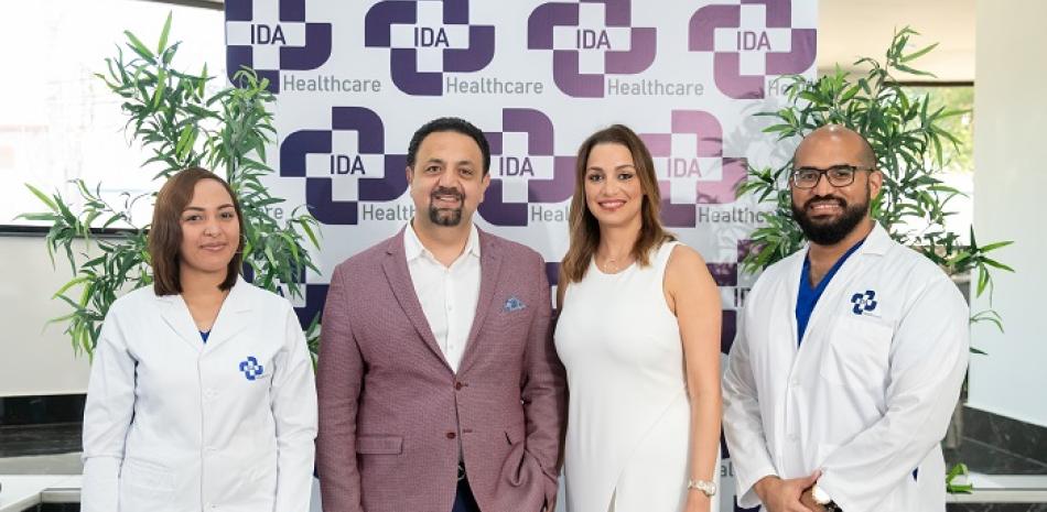 Doctores Jilsy Fortunato, Hamid Feiz, Maite Hermida de Feiz y José De ...