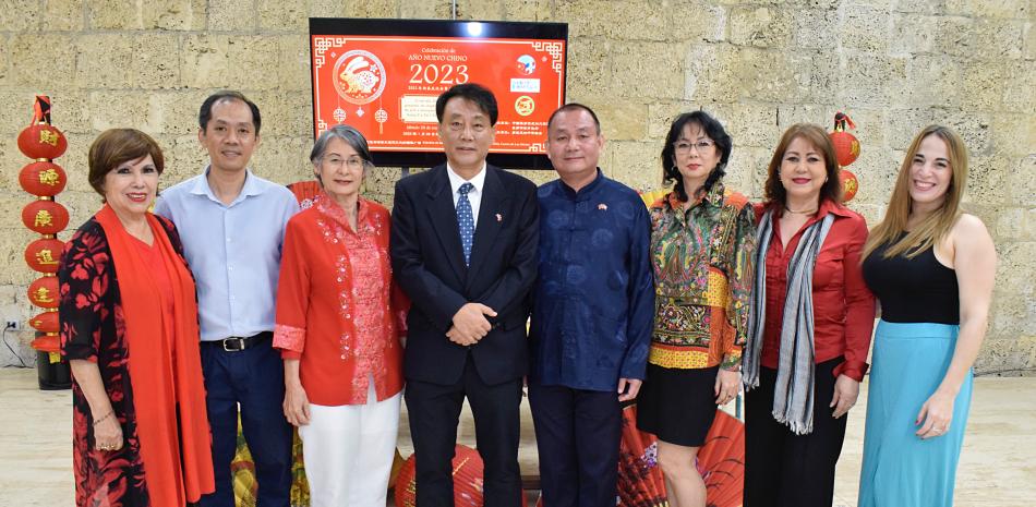 Jade Gionguey Sang, Ruben Lu, Clara Joa, Li Guoying, Miguel Feng, Violeta Joa, Kenia Chez y ...