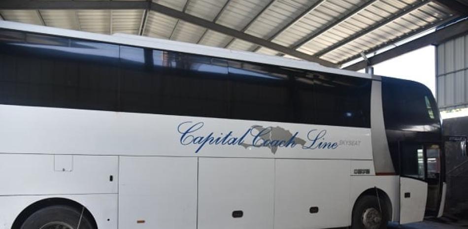 Autobús de la compañia Capital Coach Line. Foto: Jorge Martínez / LD