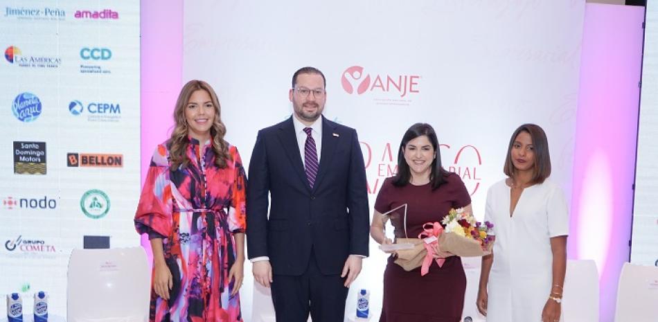 Sol Disla, Jaime Senior, Biviana Riveiro y Karina Mancebo. Cortesía de ...