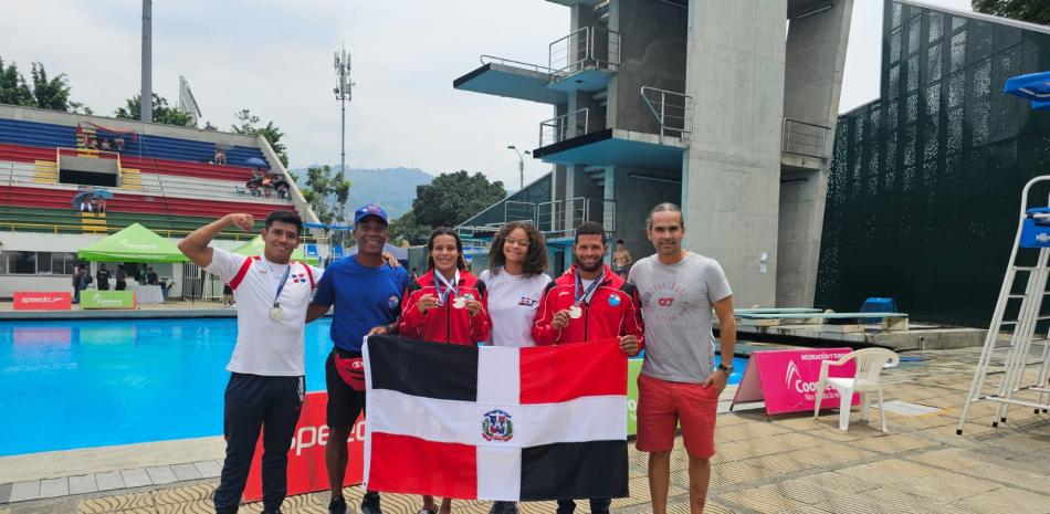 NATACIÓN Clavadistas dominicanos consiguen siete medallas Campenato ...