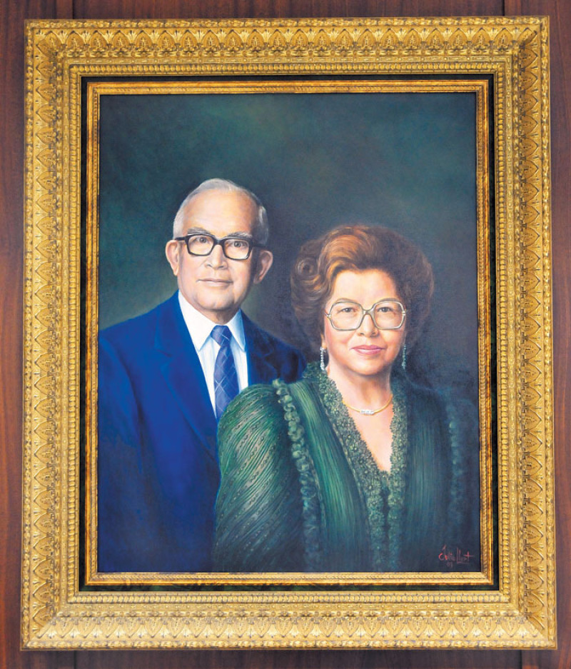 Fundadores. Don Manuel Corripio García y su esposa, la distinguida dama ...