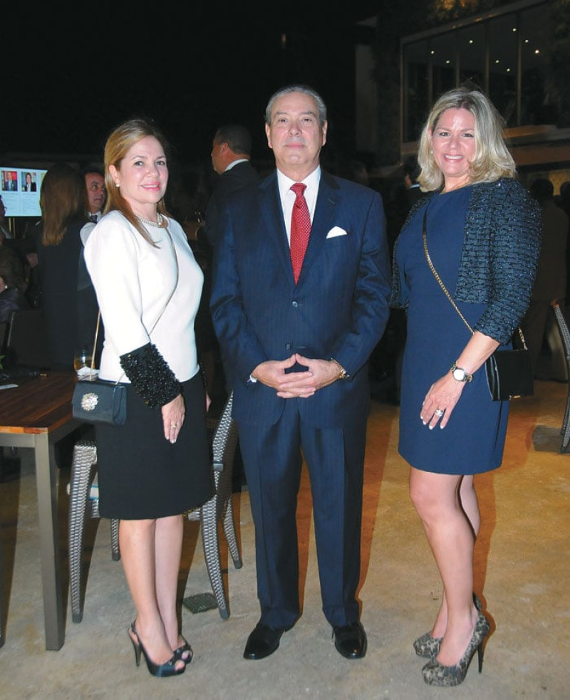 Ana Isabel Cáceres, Jesús Troncoso y María Josefina Cáceres.