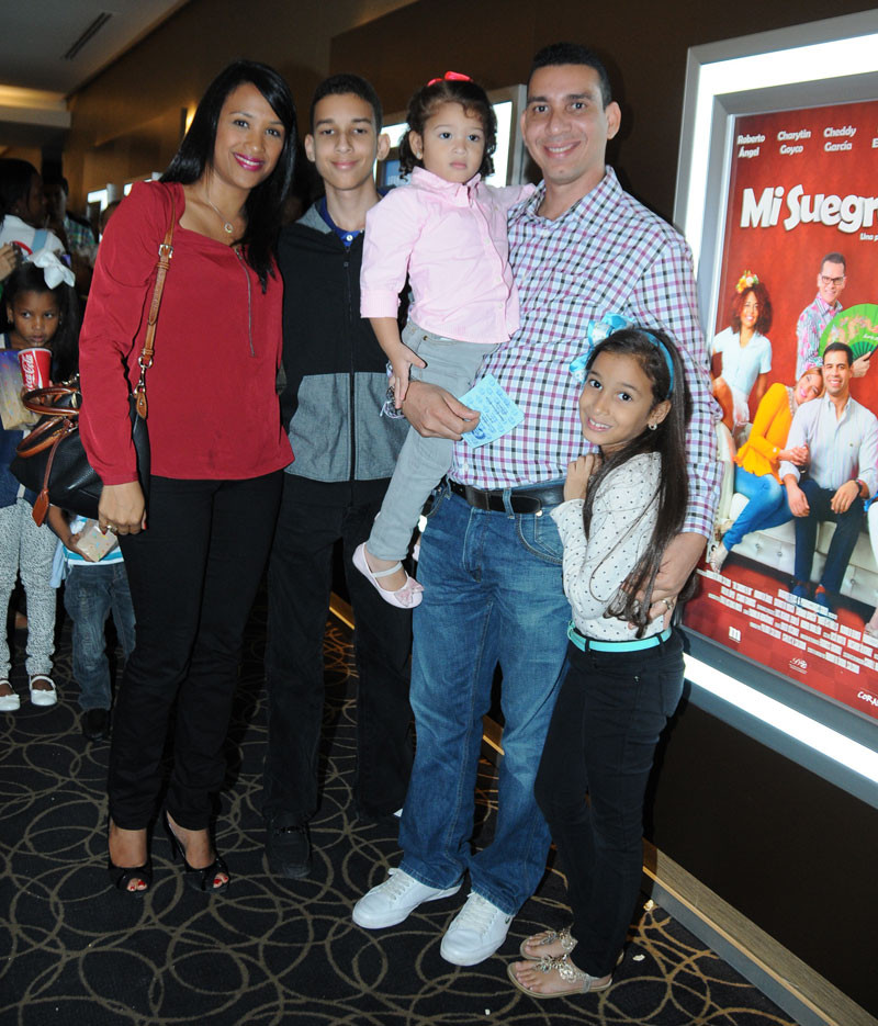 Ana Mercedes, Robert Mercado, Valeria Mercado, Edgar Mercado y Gabriela ...