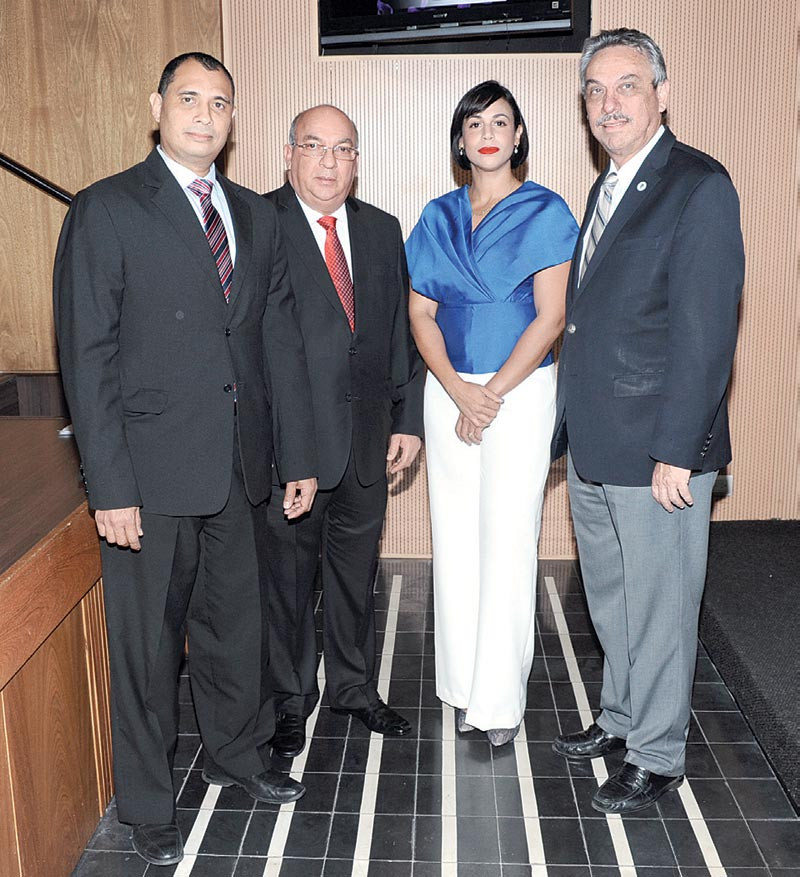 Roberto Muñoz, Rafael Alba Feriz, Violeta Rosario Brito y Marcos Núñez.
