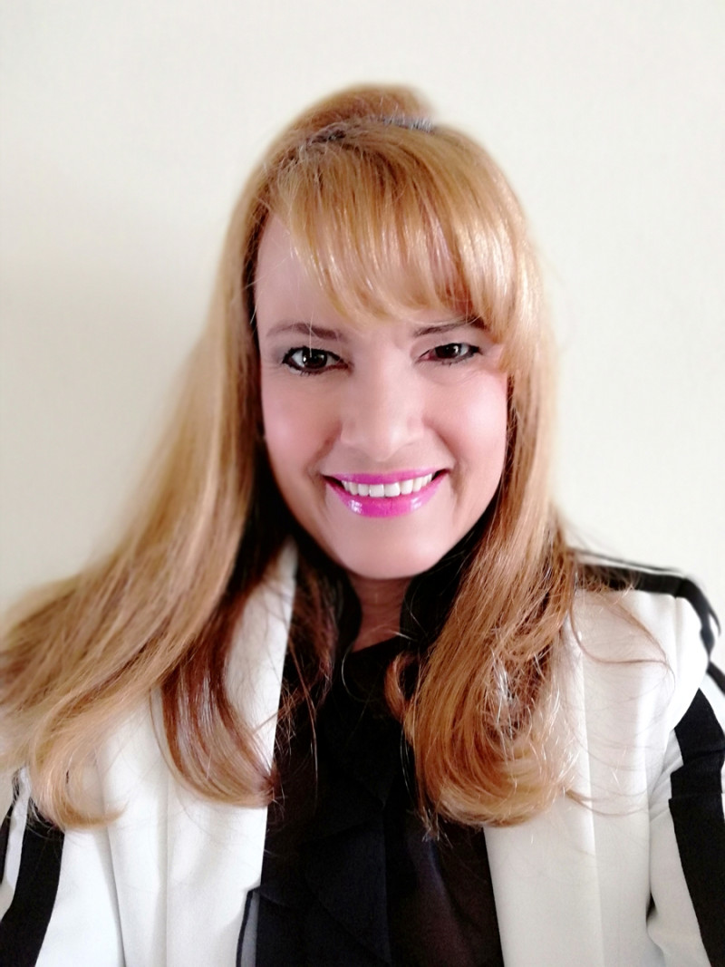 Actriz. Elizabeth Ovalle.