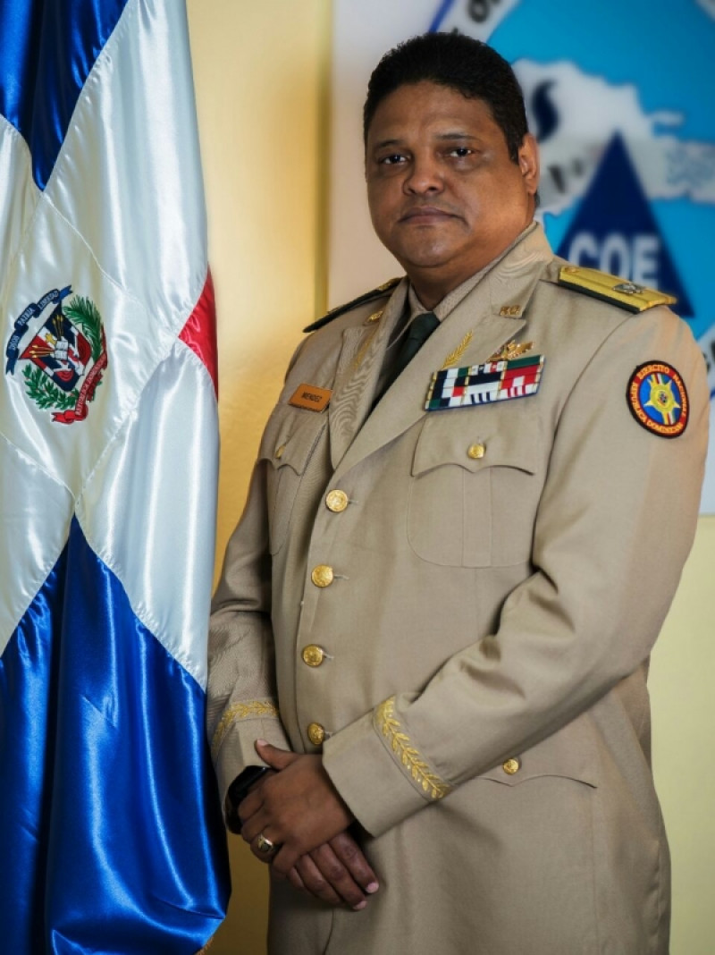 "Juan Manuel Méndez seguirá como director del COE y solo devengará ...