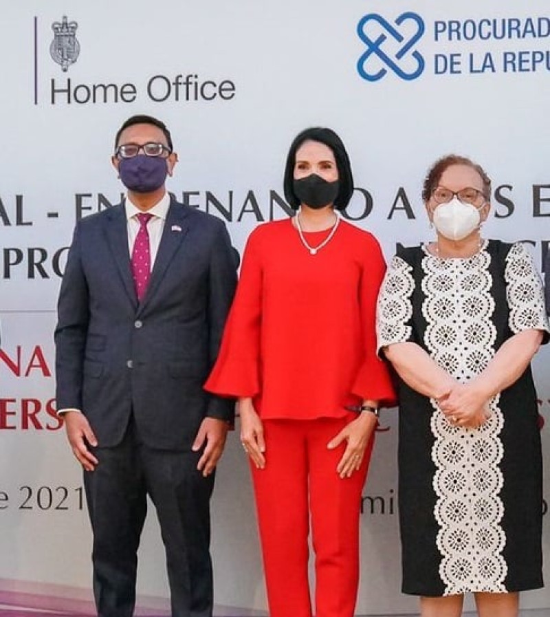 Mockbul Ali OBE, Raquel Arbaje y Miriam German Brito.