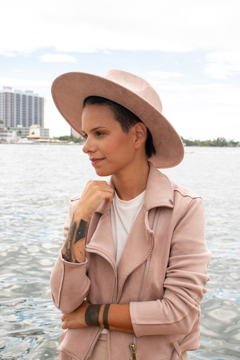 "Alejandra Parra Rincón, la conferencista que busca motivar con su contenido"| Listín Diario