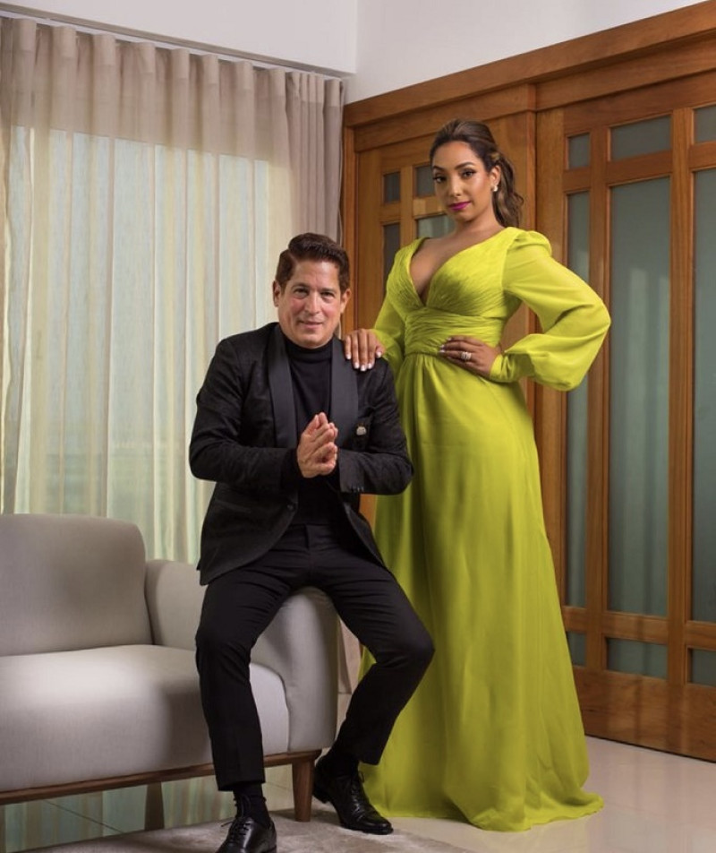 Iván Ruiz será padre por quinta vez. Su esposa Laura Guzmán está embarazada. Foto: Instagram