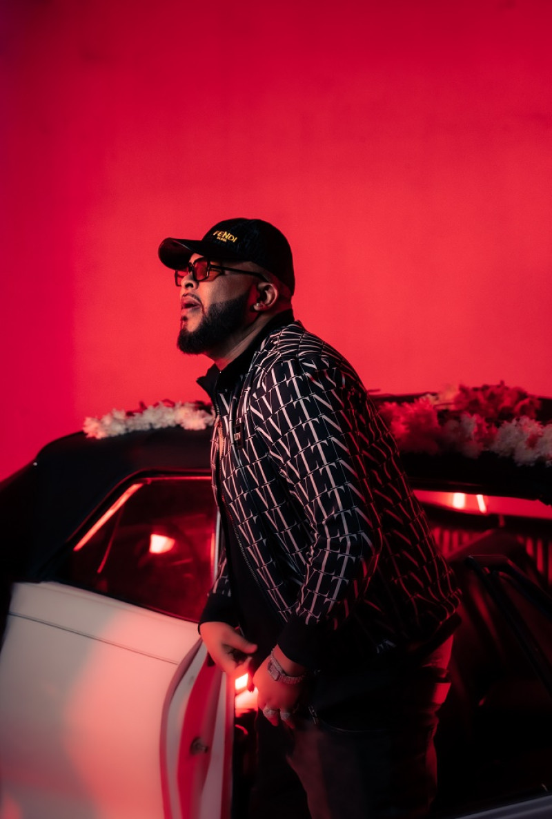 El trapero Martín Lora celebra sus dos millones de reproducciones en YouTube con "Viral". Foto ...