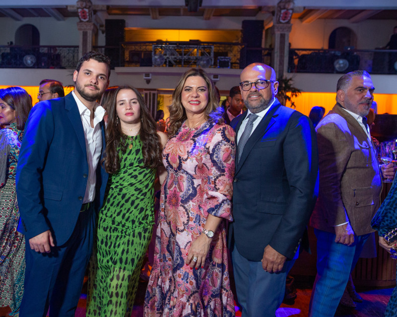 "Una misa por los 30 años de Días Home Center"| Listín Diario