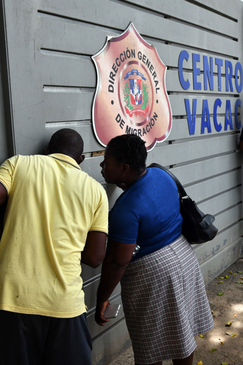 "Más indocumentados en vacacional de Haina"| Listín Diario